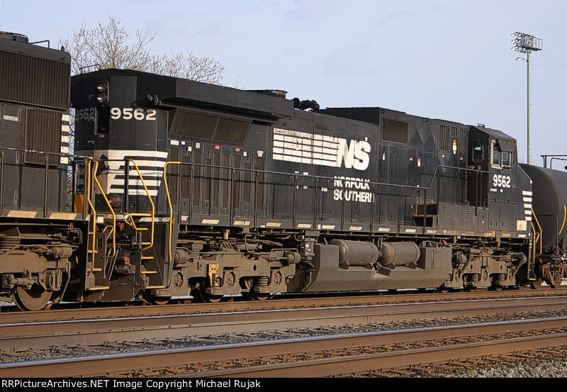 NS 9562